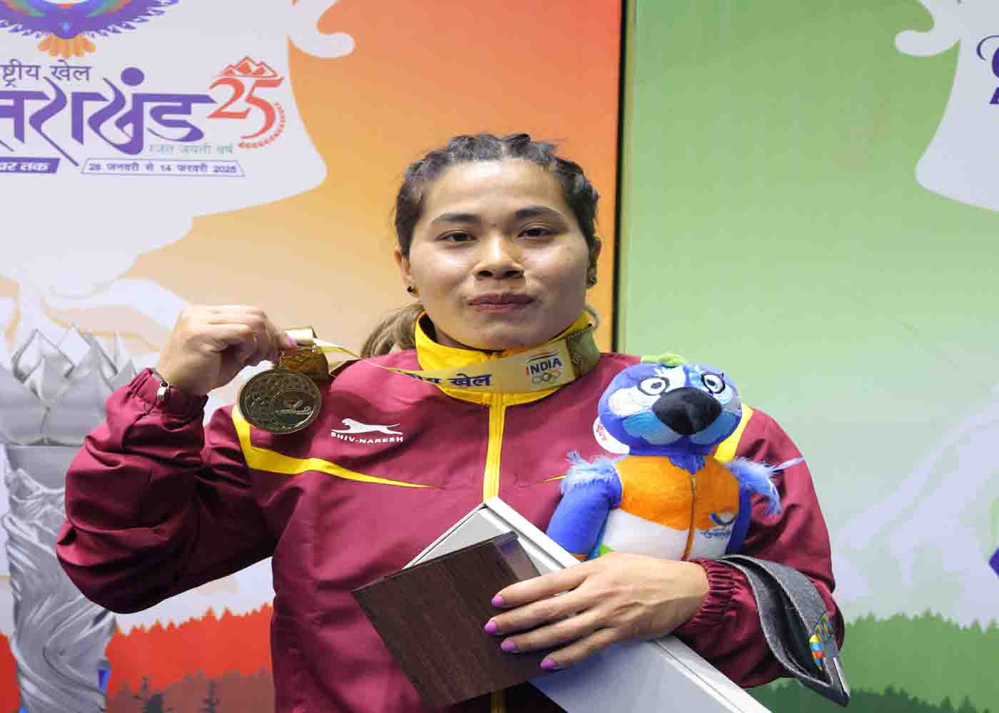 Bindyarani Devi wins gold, sets women's weightlifting record at ...