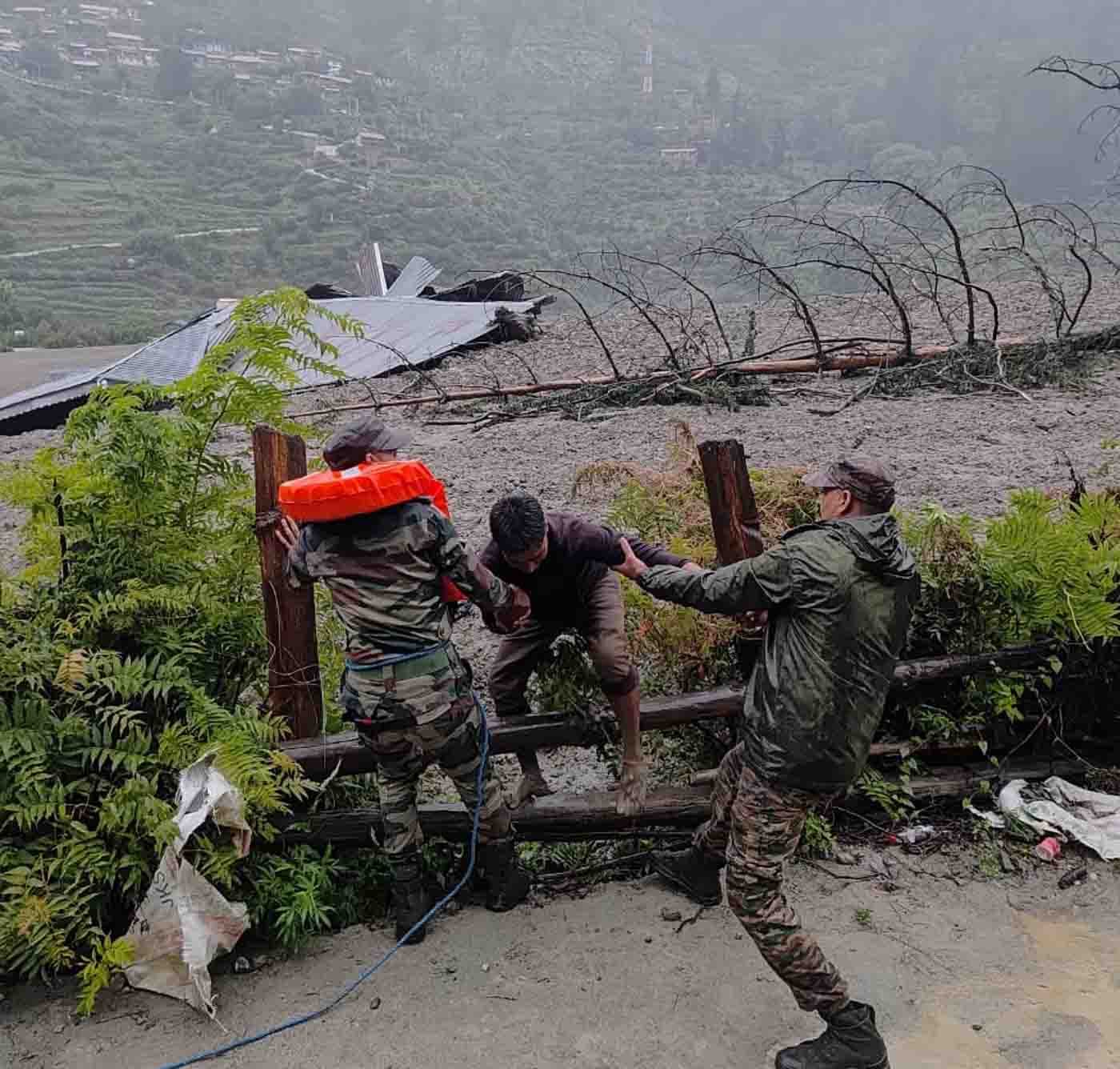 Indian Army responds first to Dharali disaster - Pioneer Edge ...